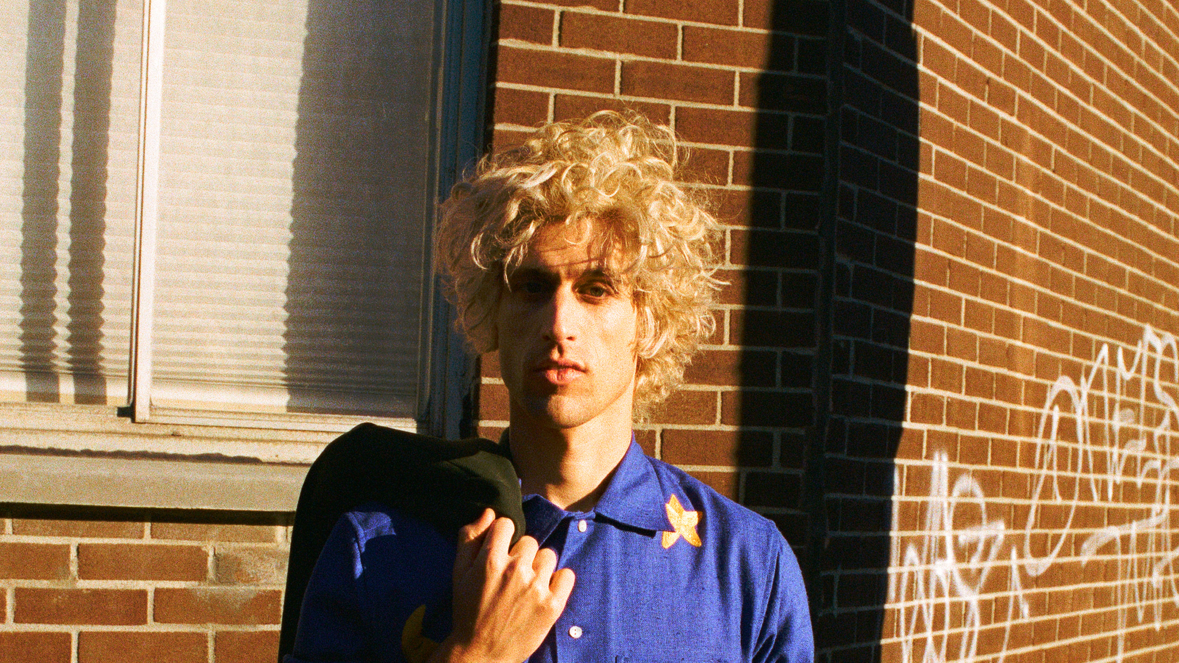 LUMIÈRE dévoile une nouvelle facette de son identité musicale avec le ...